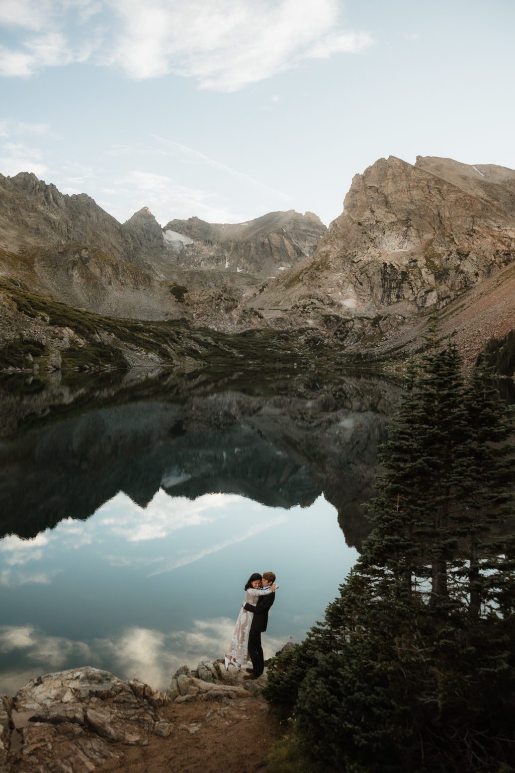 Alpine Lake Elopement in Colorado Rocky Mountains - alexmabrey.com